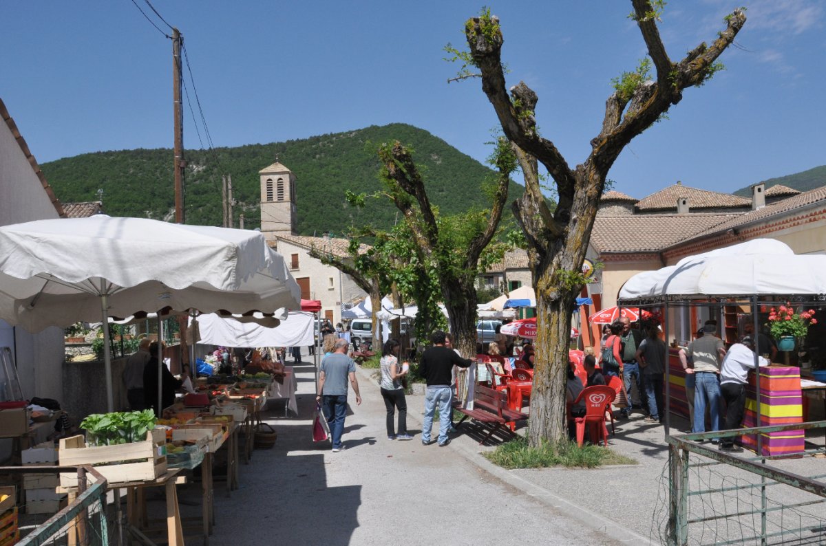 Marché de Lachau Marché Lachau Baronnies Provençales